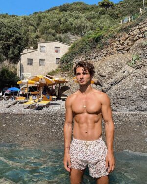 30 Best Surfer Hair Ideas For Men in 2025 | FashionBeans