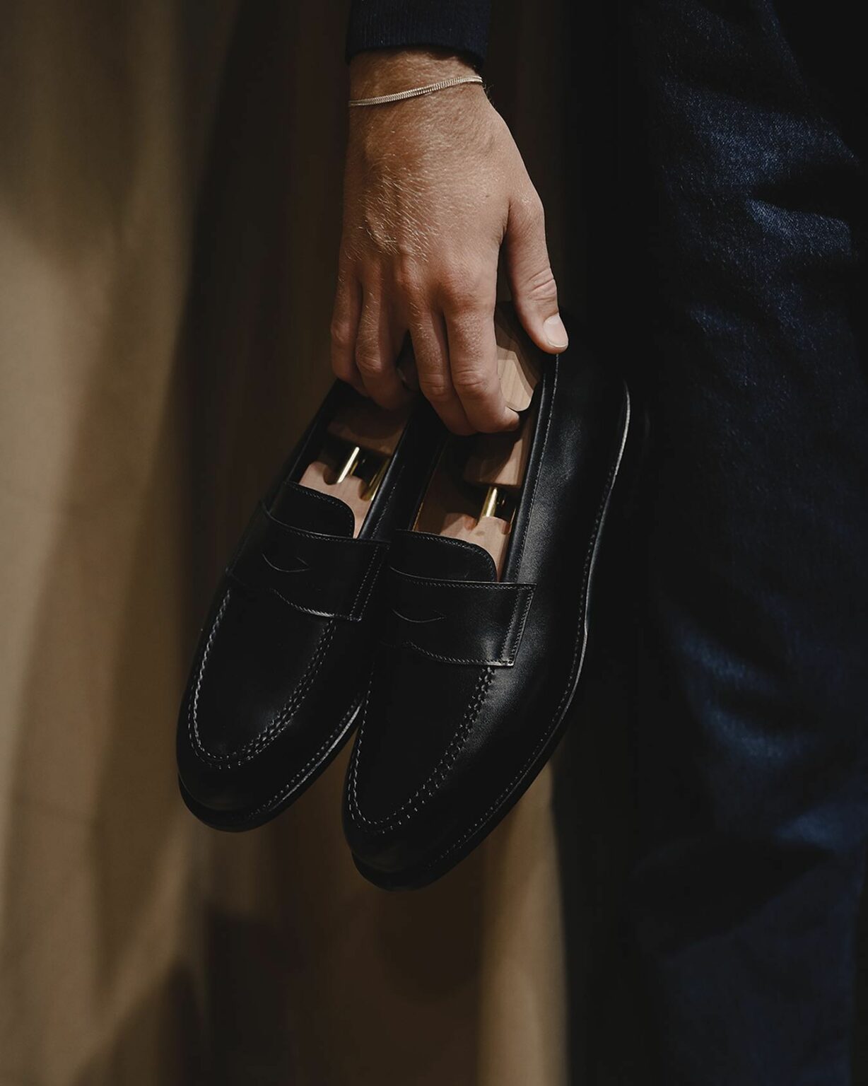 5 Best Shoe Trees – Cedar and Wooden Options in 2026 | FashionBeans
