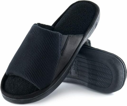 7 Best Slippers for Sweaty Feet – Men’s Cool Comfort 2026 | FashionBeans