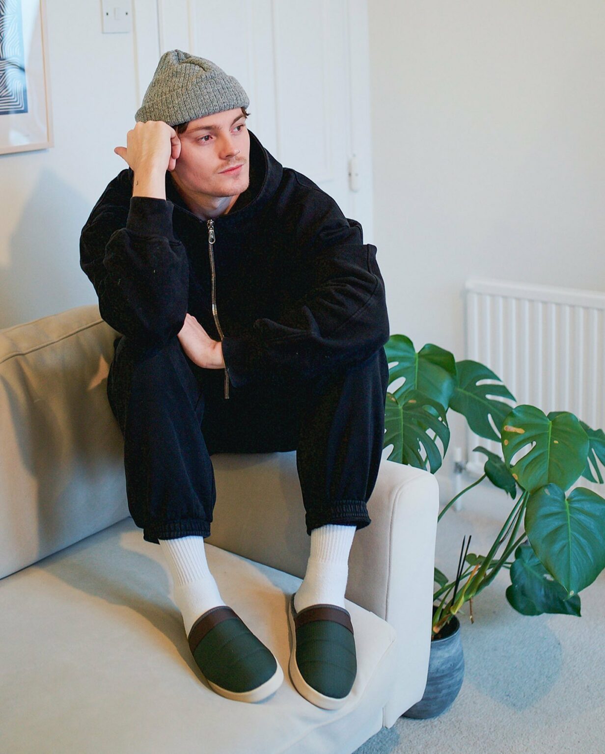 7 Best Men’s Slippers With Support – Arch Help For 2026 | FashionBeans