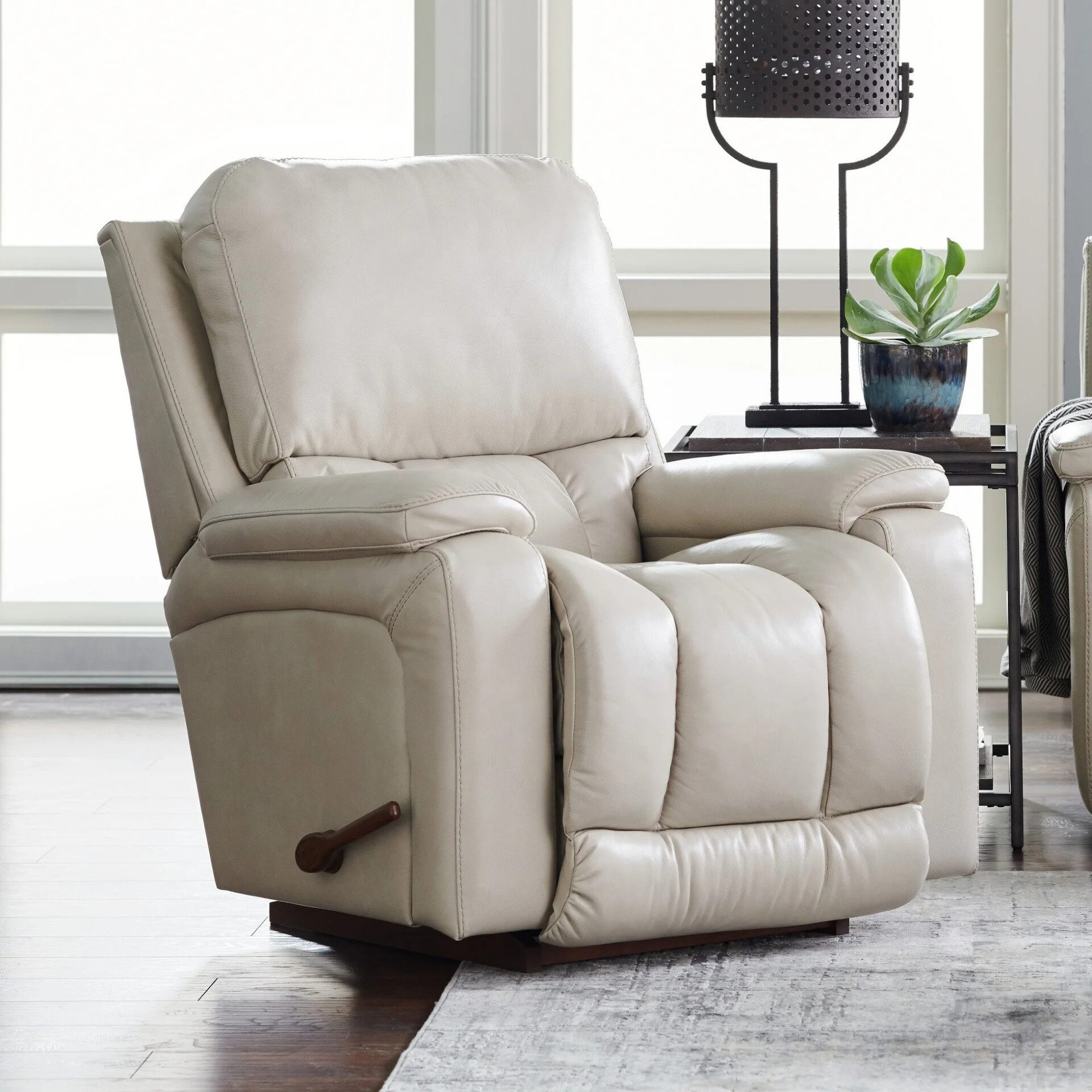 8 Best Big Man Recliners to Support Hefty Dudes in 2026 | FashionBeans