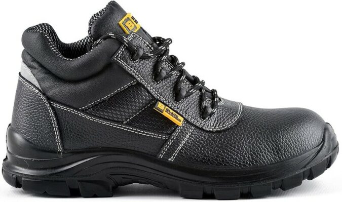 8 Best Lightweight Work Boots For Workplace Comfort In 2026 | FashionBeans