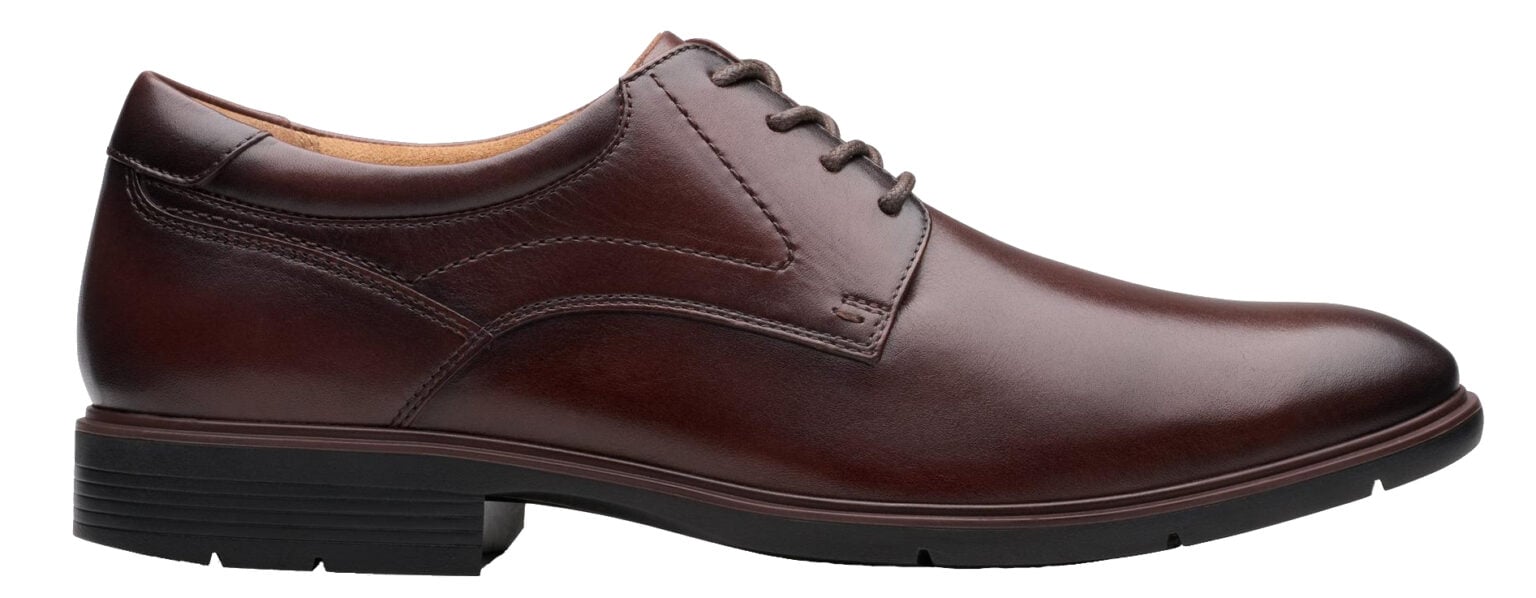 11 Best Shoes For Wide Feet Men: Stay In-Style All Of 2026 | FashionBeans
