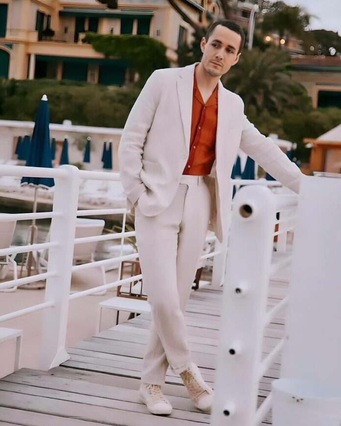 6 Best Linen Suits For Men: Lightweight Versatility in 2026 | FashionBeans