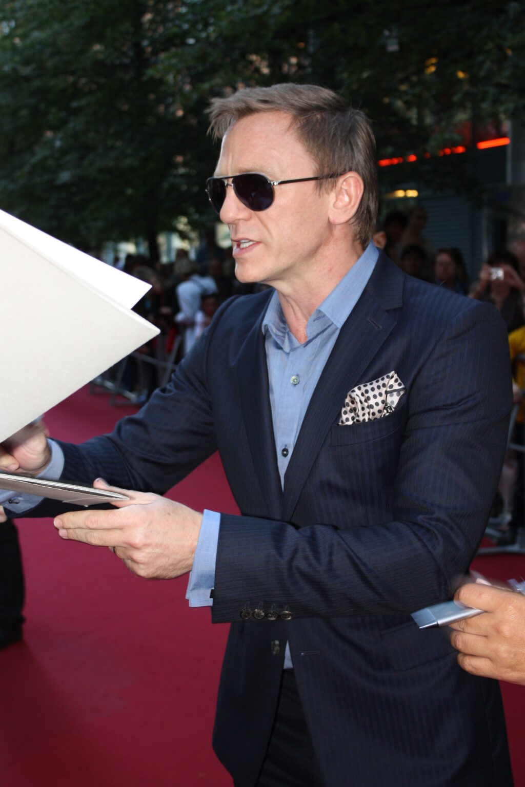 How to Dress Like Daniel Craig: Style Guide for Bond and Beyond ...