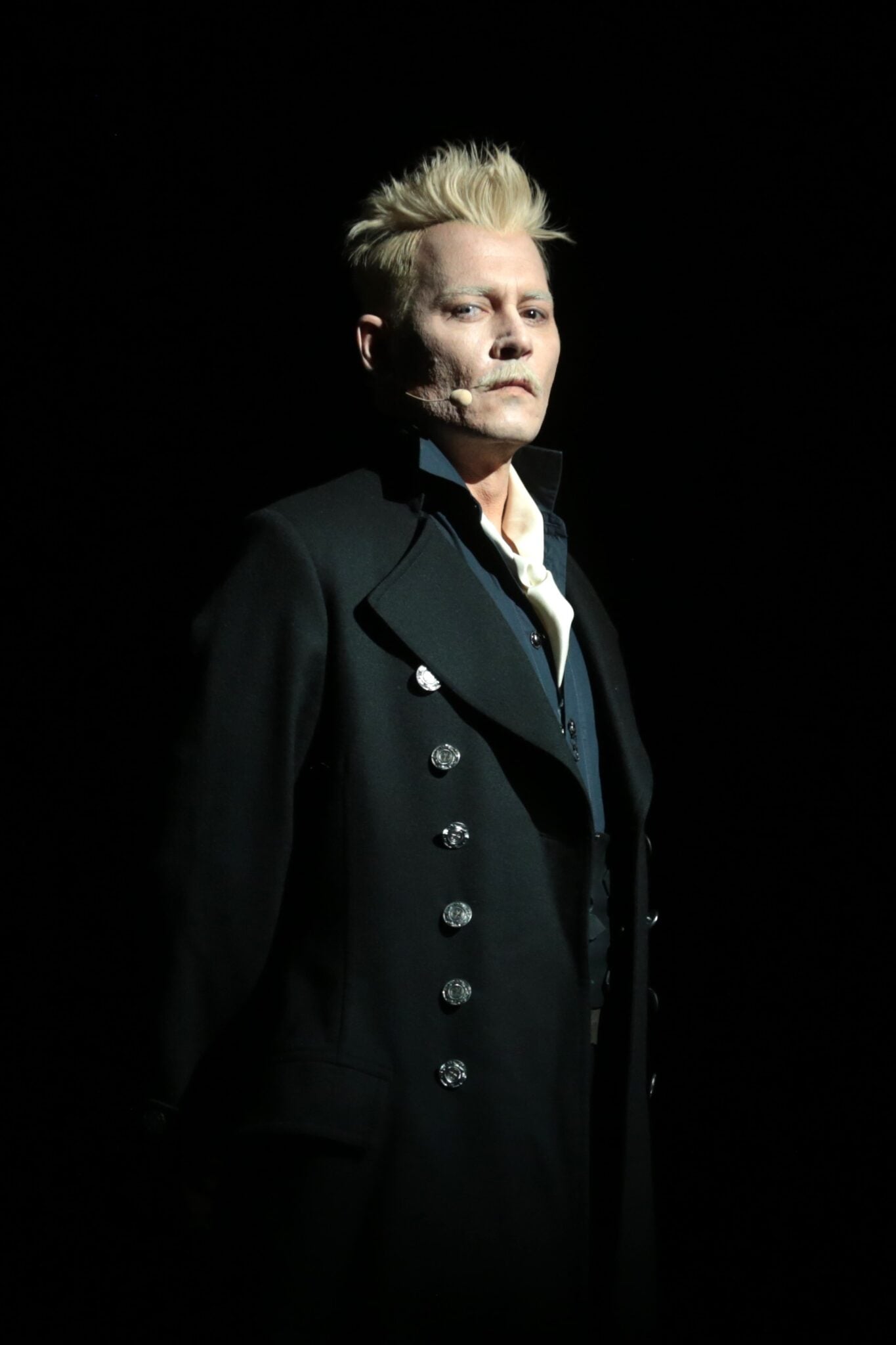 How to Dress Like Johnny Depp: Style Guide to Hollywood’s Most ...