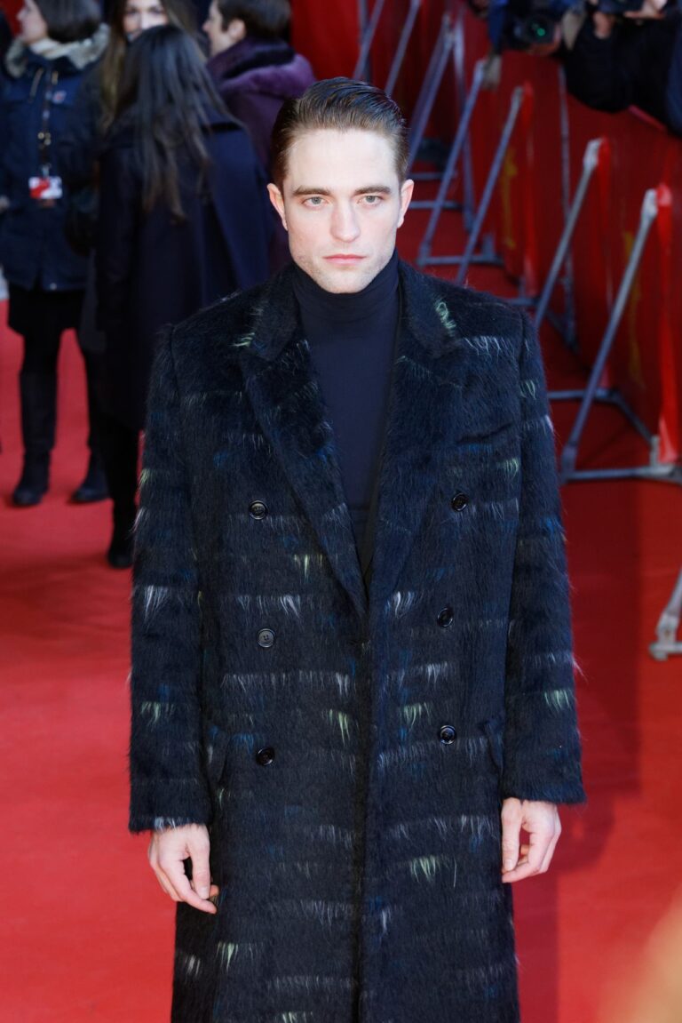 How to Dress Like Robert Pattinson: Style Guide for a Fashion ...